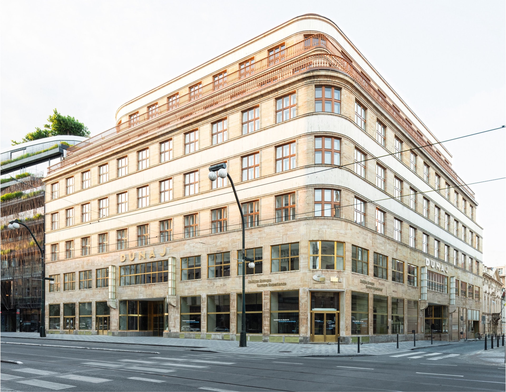 iO Partners - iO Partners | Experti v komerčním realitním poradenství v CEE